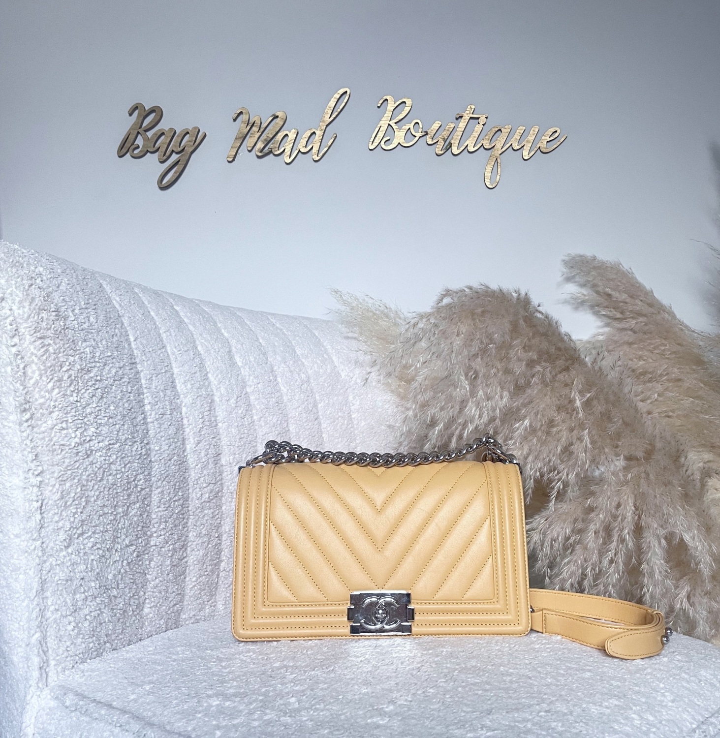 Chanel SHW Beige Small Old/Medium Chevron Boy