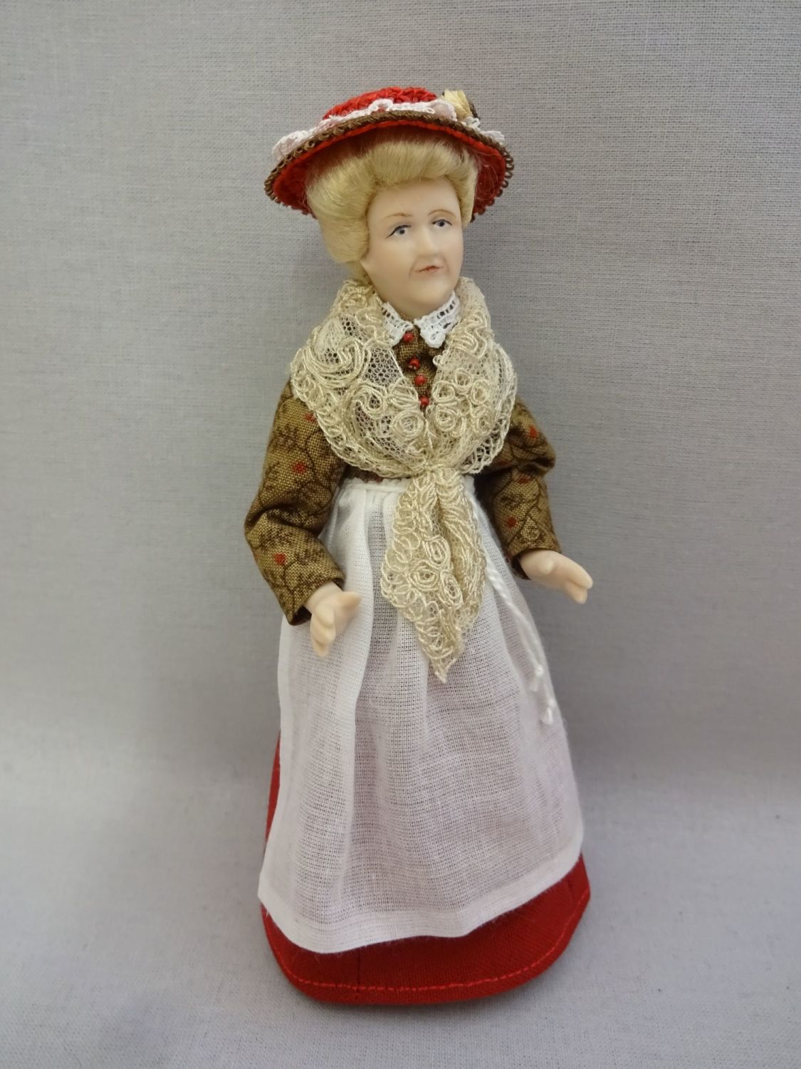 Miniature Dollshouse Dolls 1/12th scale - Victorian & Edwardian Ladies ...