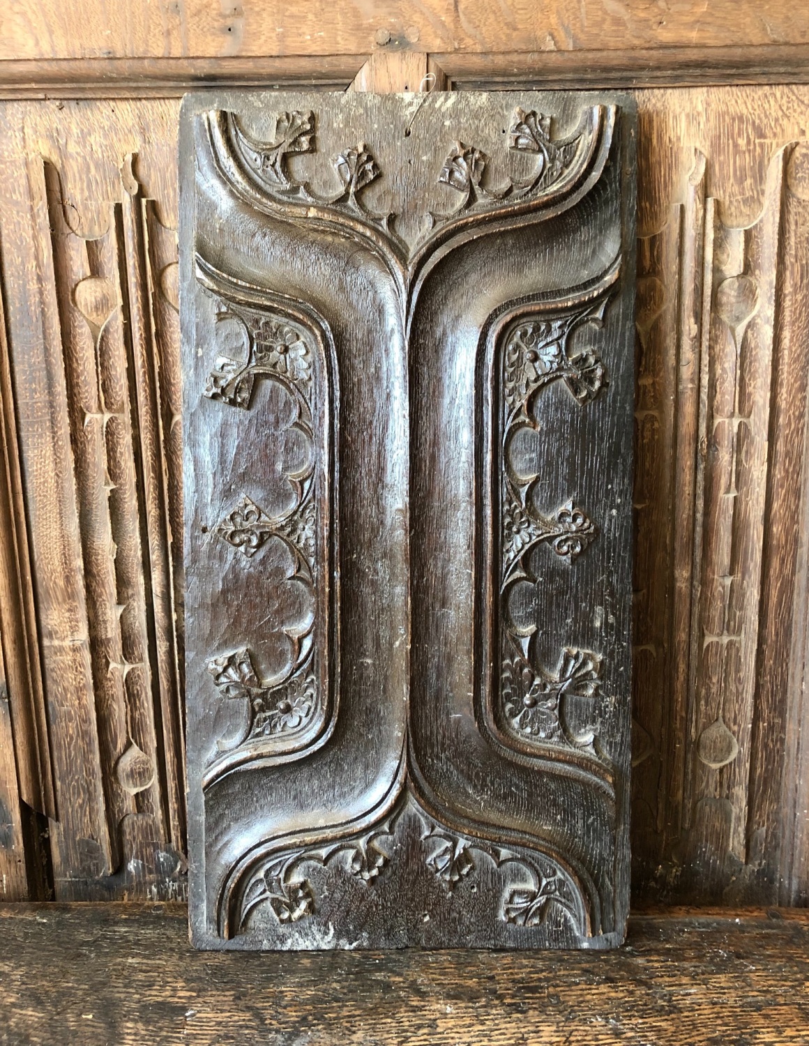 16th century carved oak parchemin panel