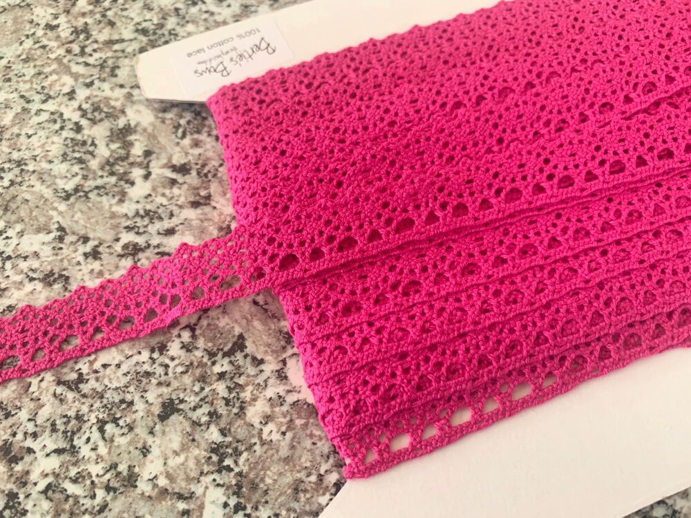 scalloped lace fabric edging trim 3/4" 100% cotton hot pink guipure