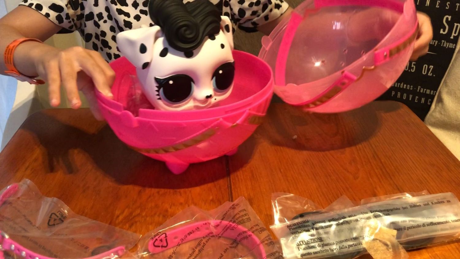 Whats inside the LOL Surprise Biggie Pets
