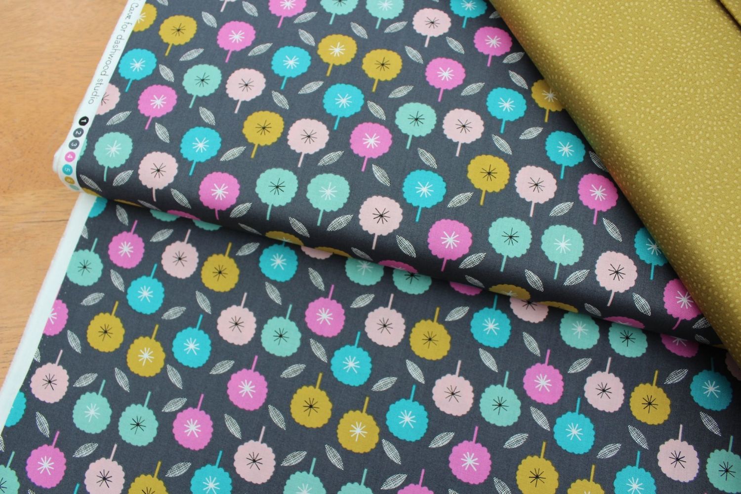 Rachel Cave confetti, large confetti