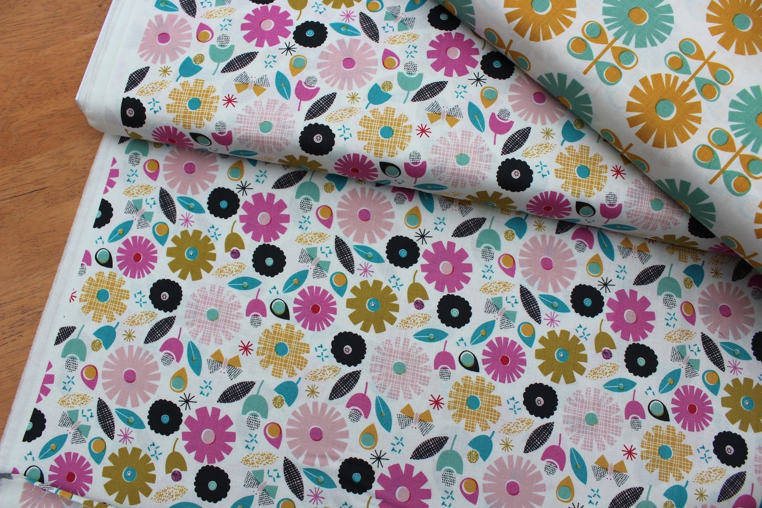 Rachel Cave confetti, flower head on grey