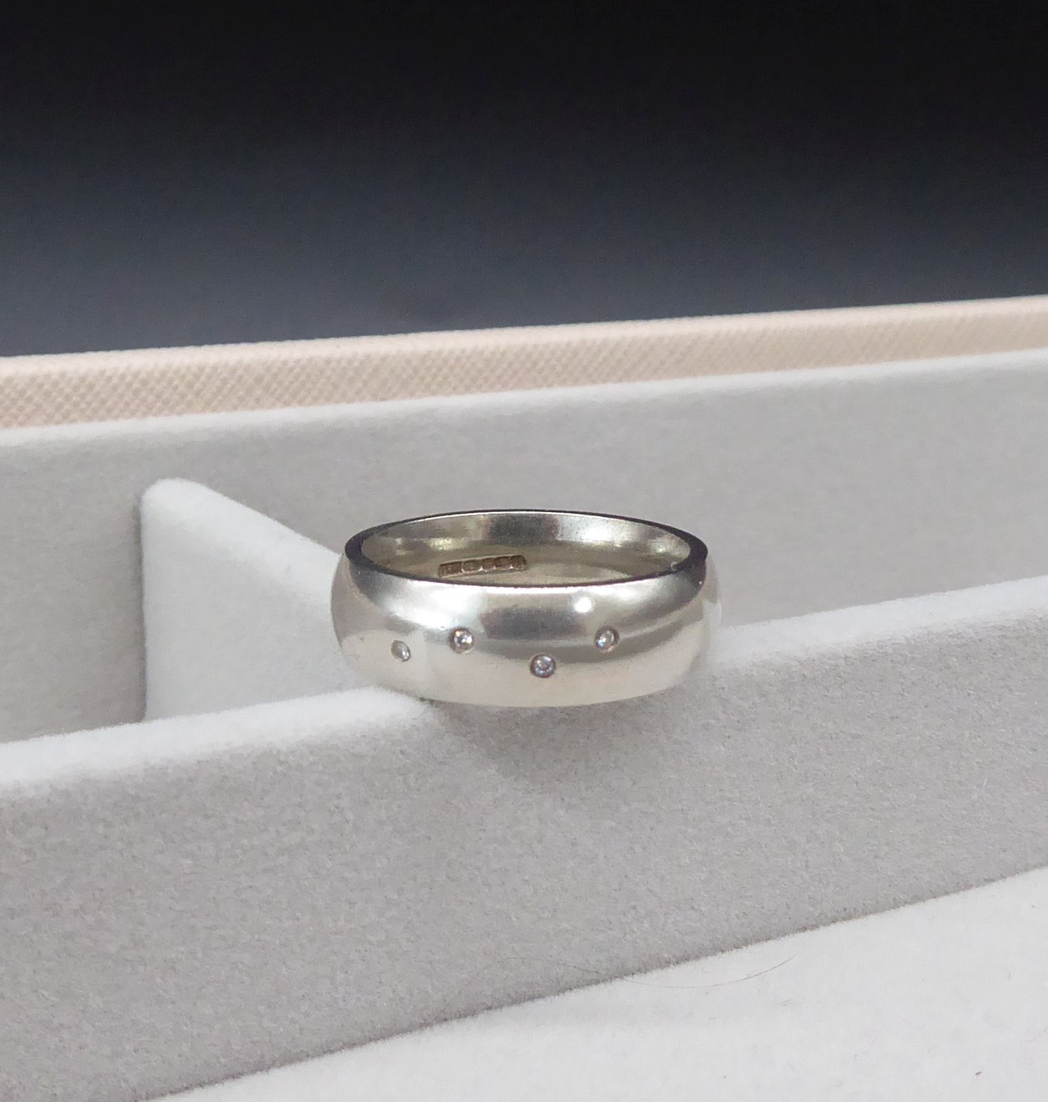 Sprinkle Diamond Ring