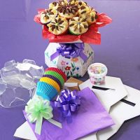 Cupcake Bouquet Box for 7 Cupcakes with unique invisiTray, Ribbons Bows ...