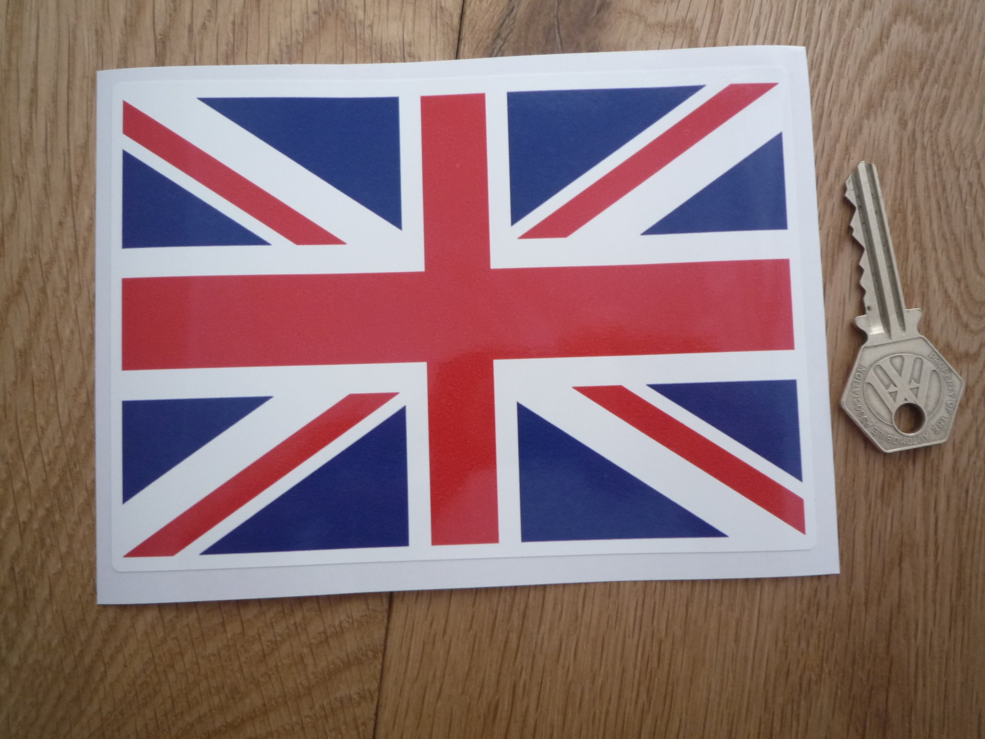Union Jack & USA Stars & Stripes Crossed Wavy Flags Sticker. Various Sizes.