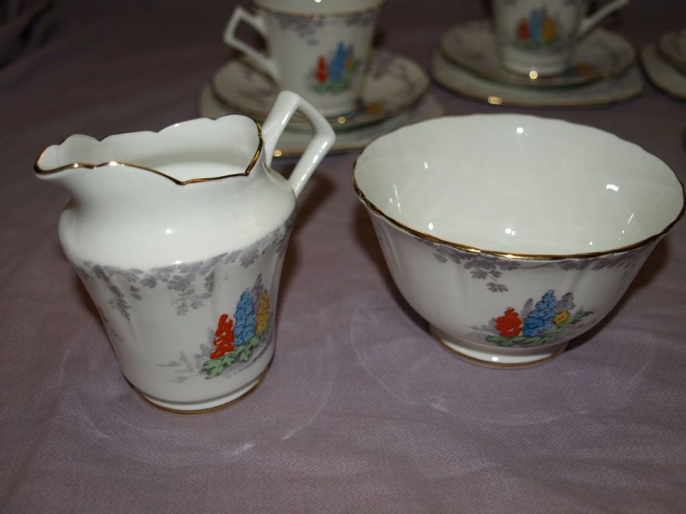 Vintage New Chelsea Sherwood Bone China Tea Set for Six. 21 Piece.
