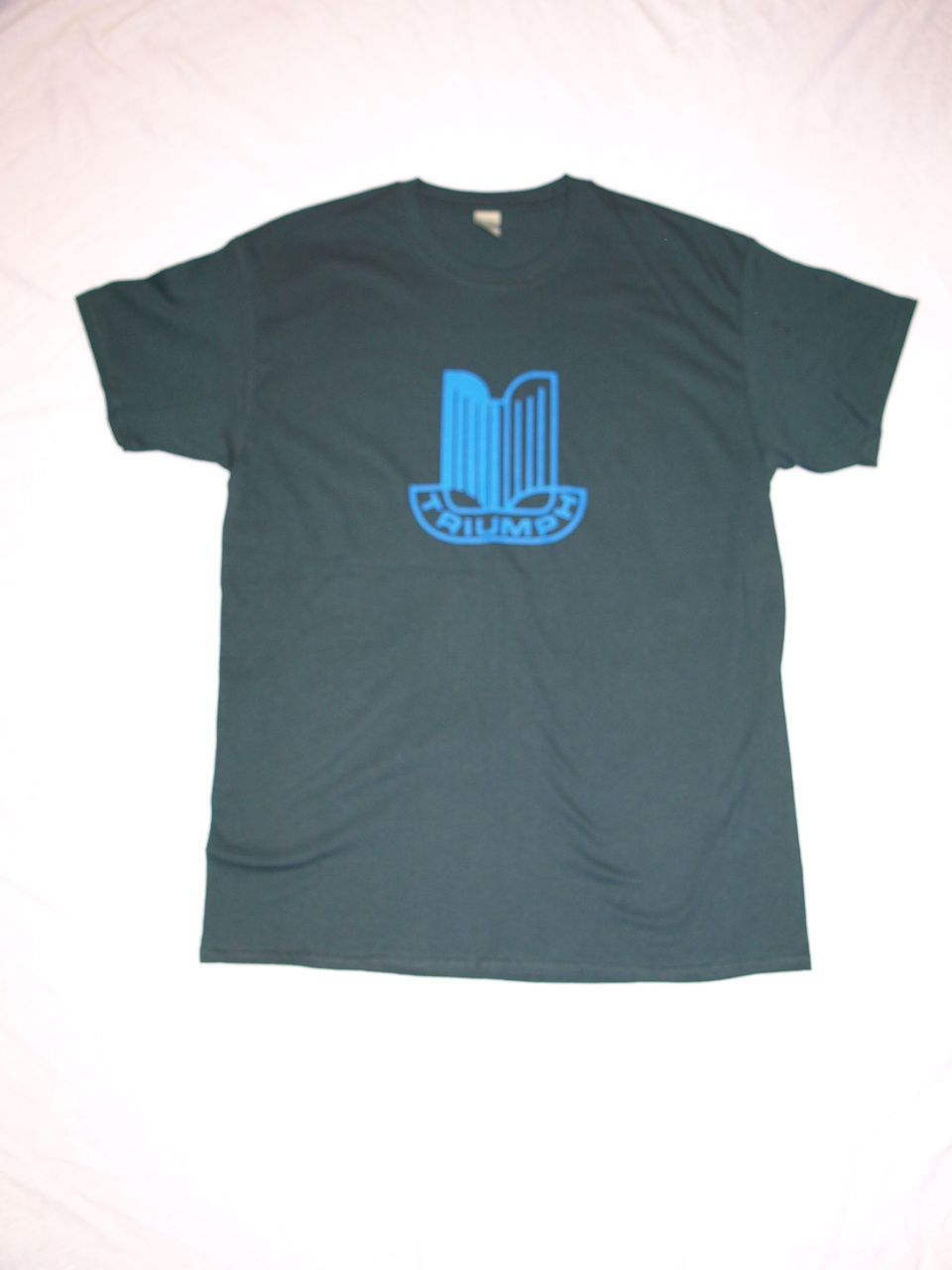 Triumph Classic Car Shield Logo T Shirt. Mens, Large.