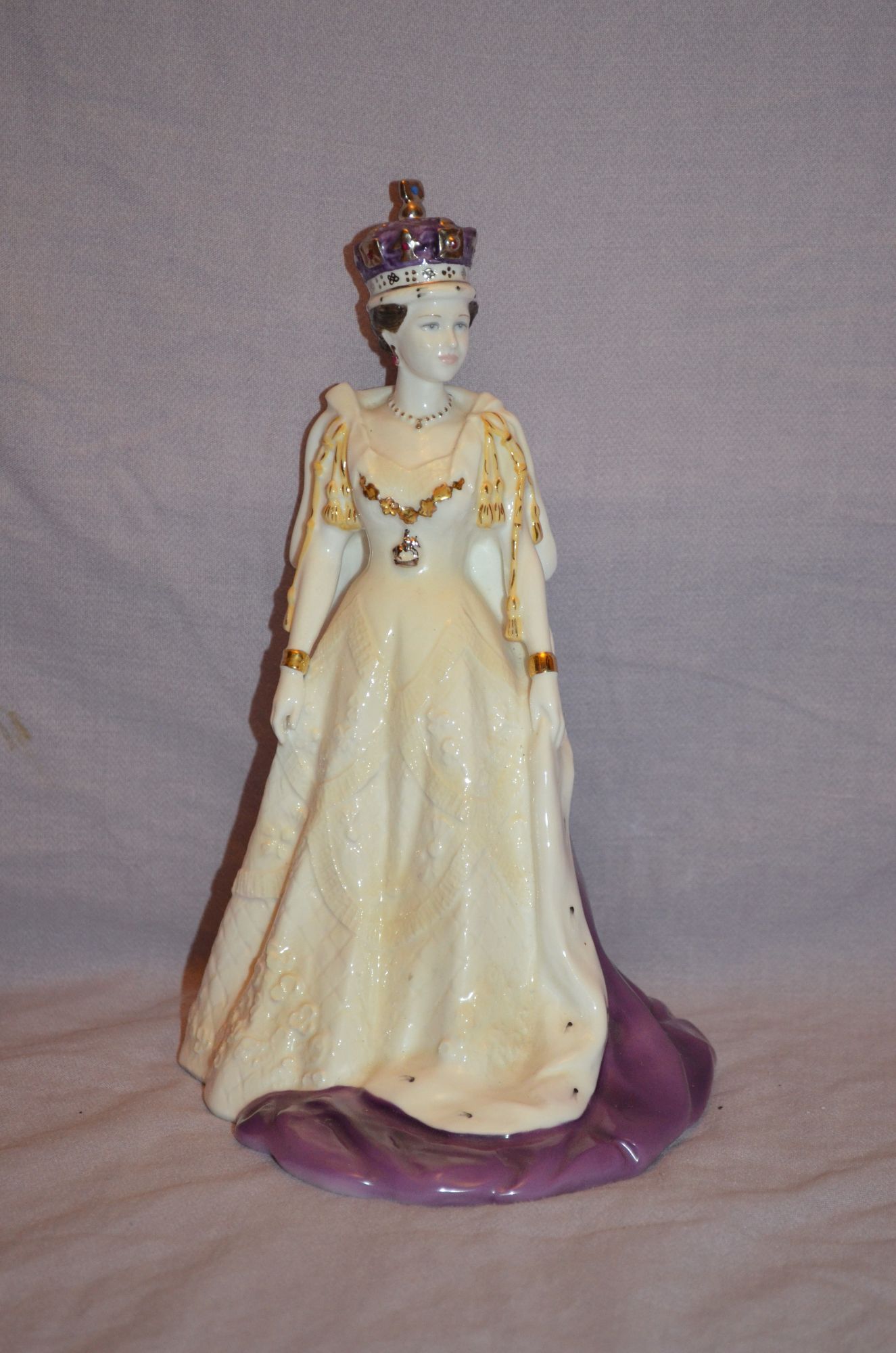 Coalport HM Queen Elizabeth II Limited Edition Figure, Celebrating Her ...