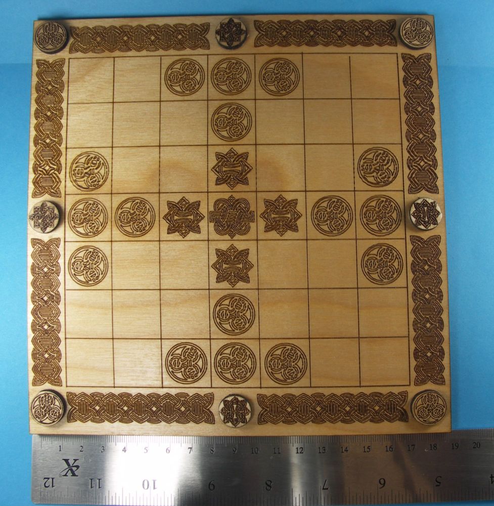 Hnefatafl board 7x7 with Borre-style artwork