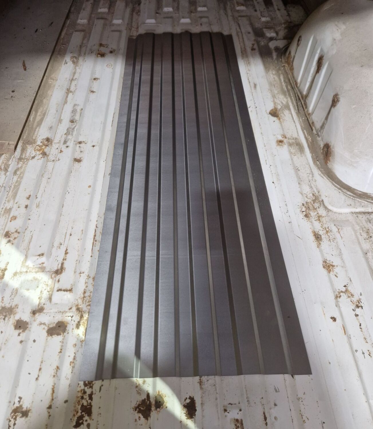 Volkswagen Crafter / Mercedes Sprinter Rear Floor Centre Repair 2007 ...