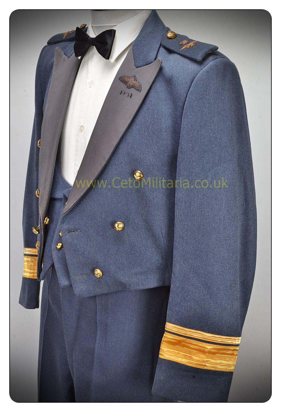 RAF No5 Mess (46/47C 43W) AVM Pilot