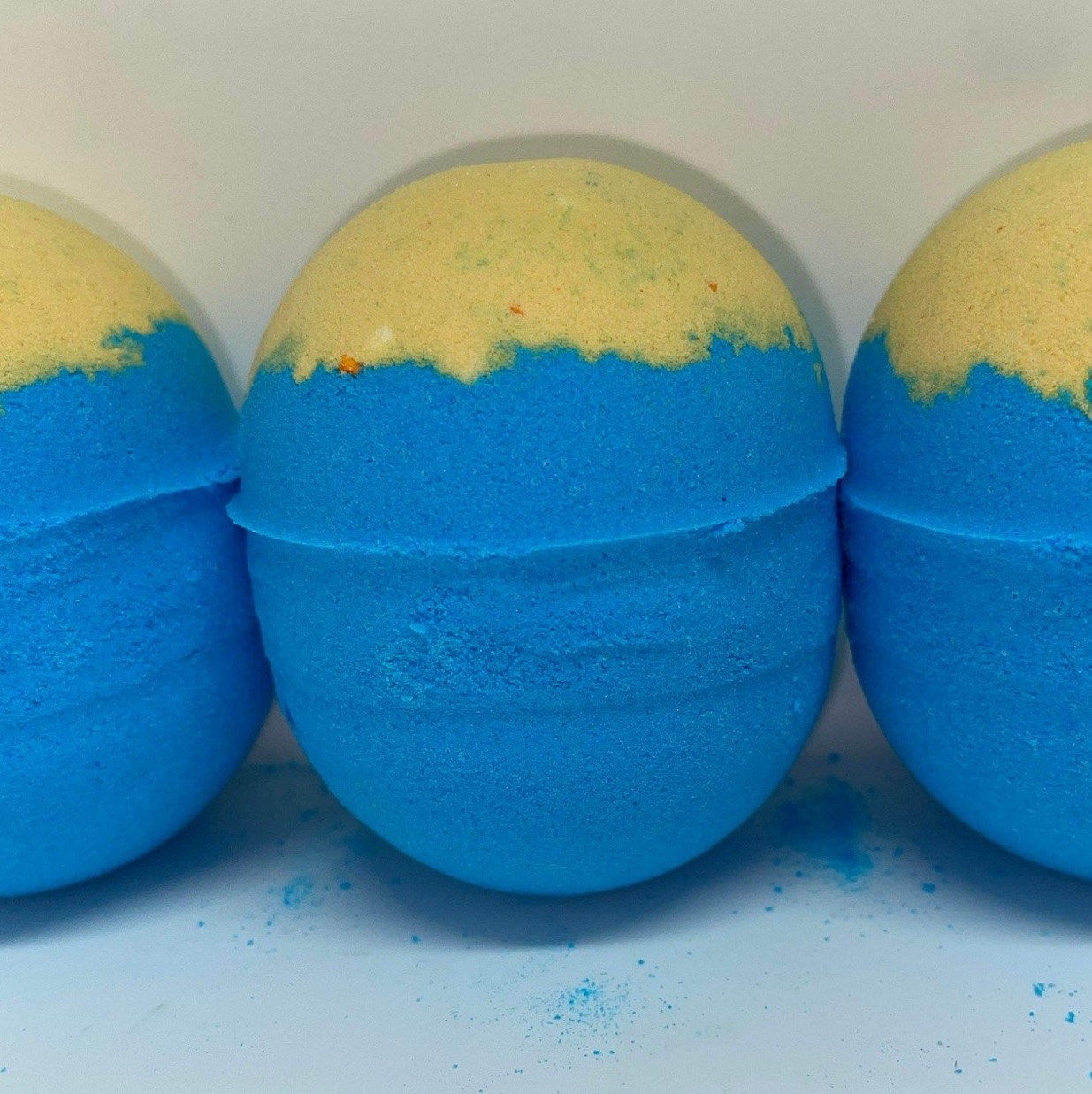 The Soap House, Bath bombs, fragrance with similar notes to have a bath