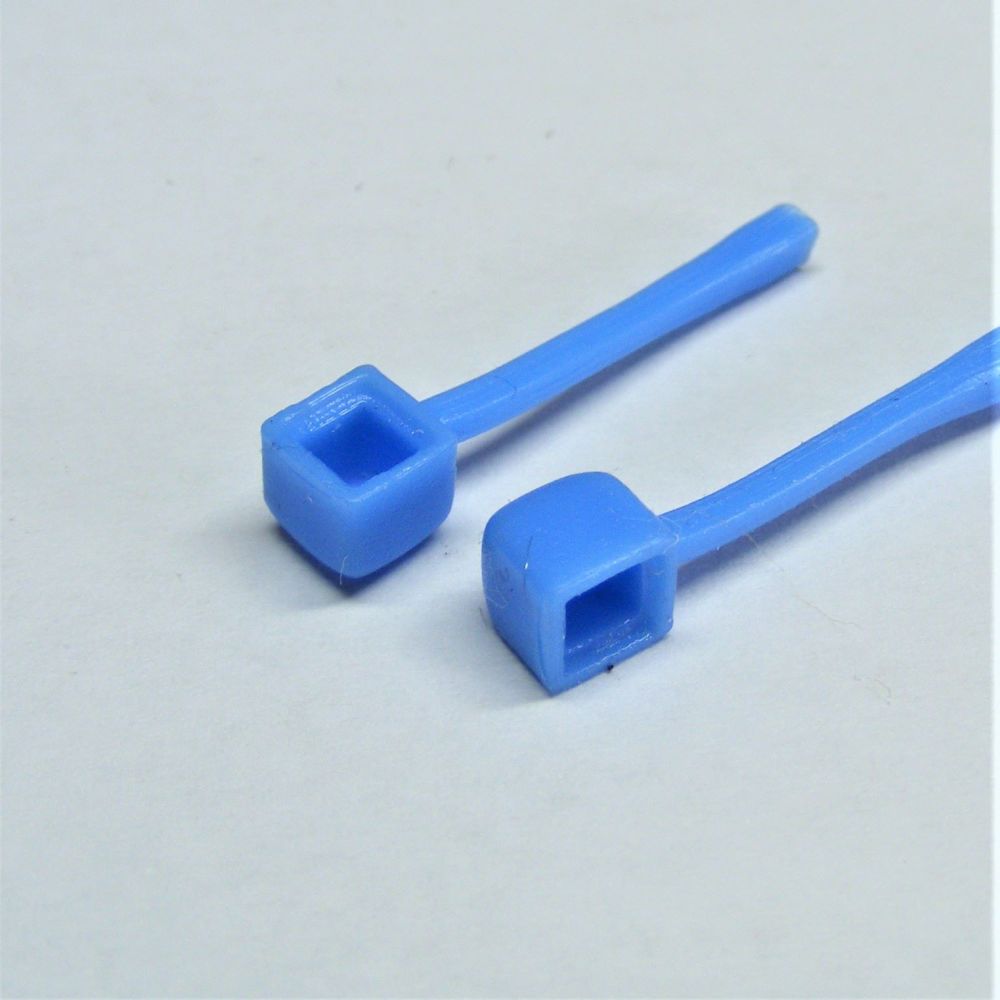 Square rub-over setting in wax 4mm