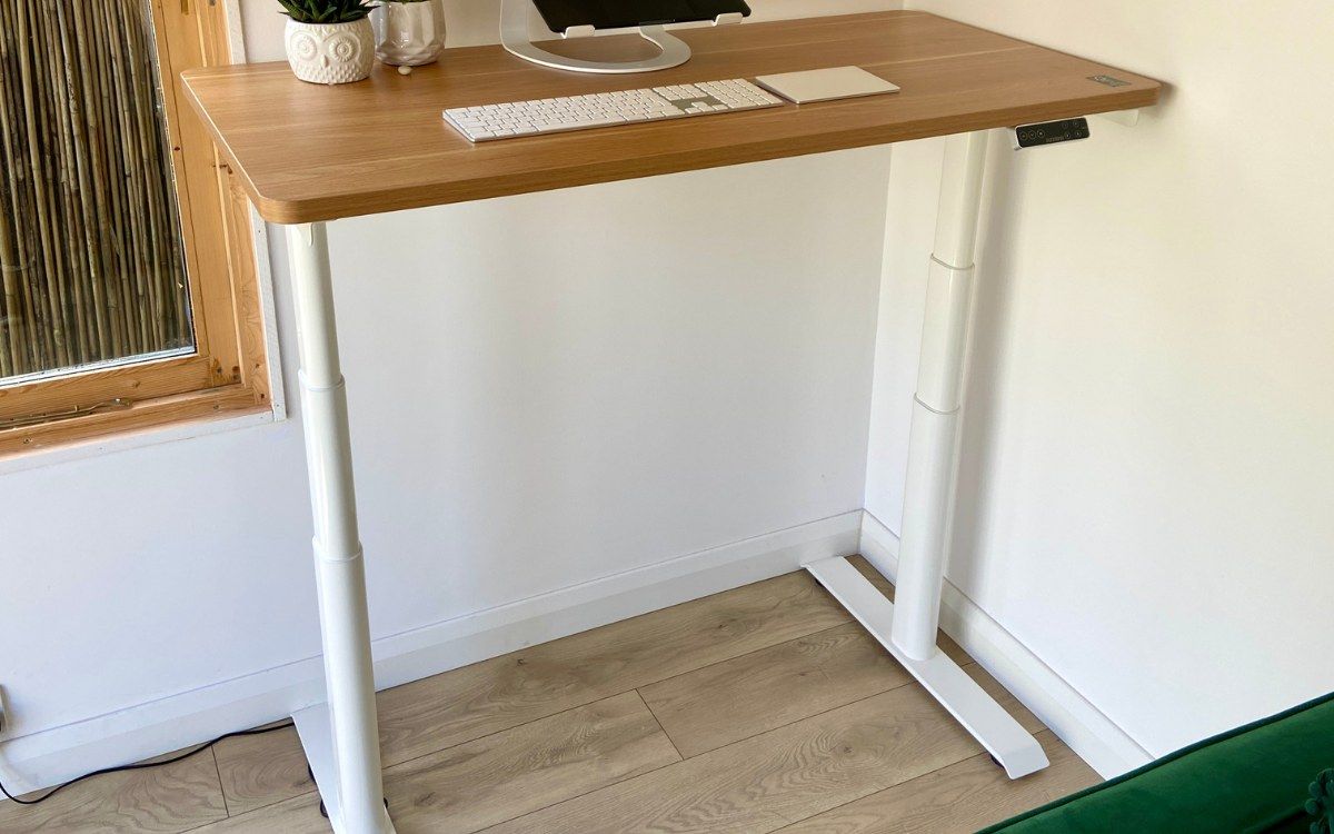 FlexiSpot E8 Motorised Standing Desk Review