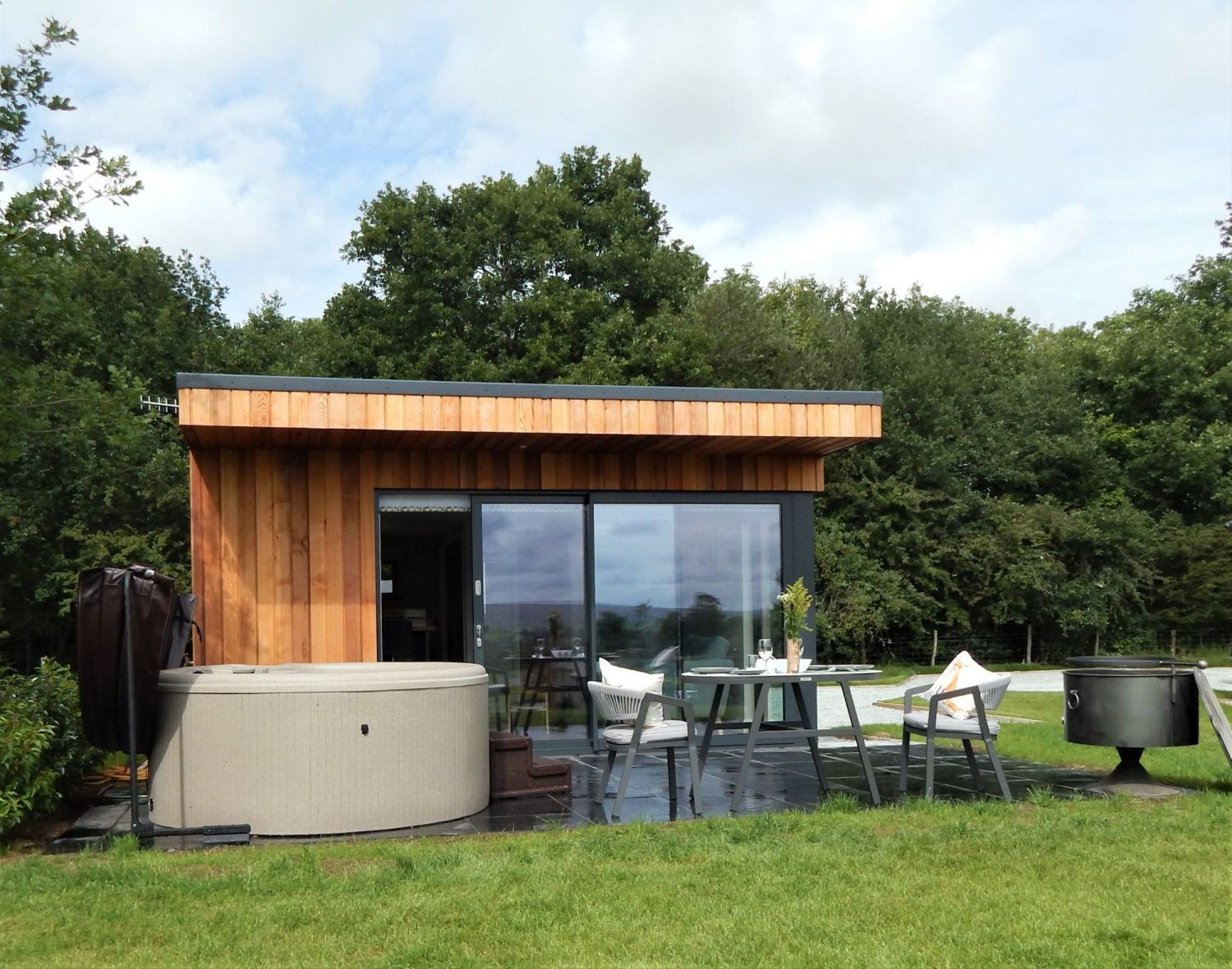 Welcome to Thornbrook Barn Touring Caravan Site