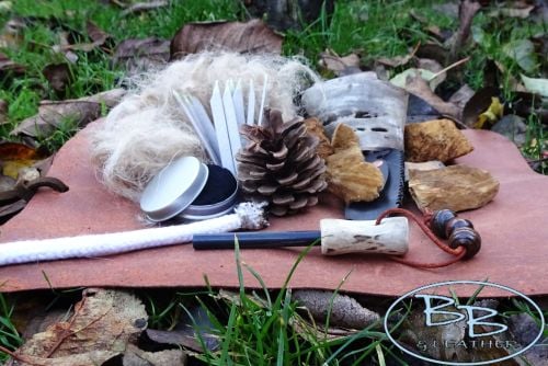 Beaver Bushcraft Tinder Pouch Starter Kit for Traditional 'Flint ...
