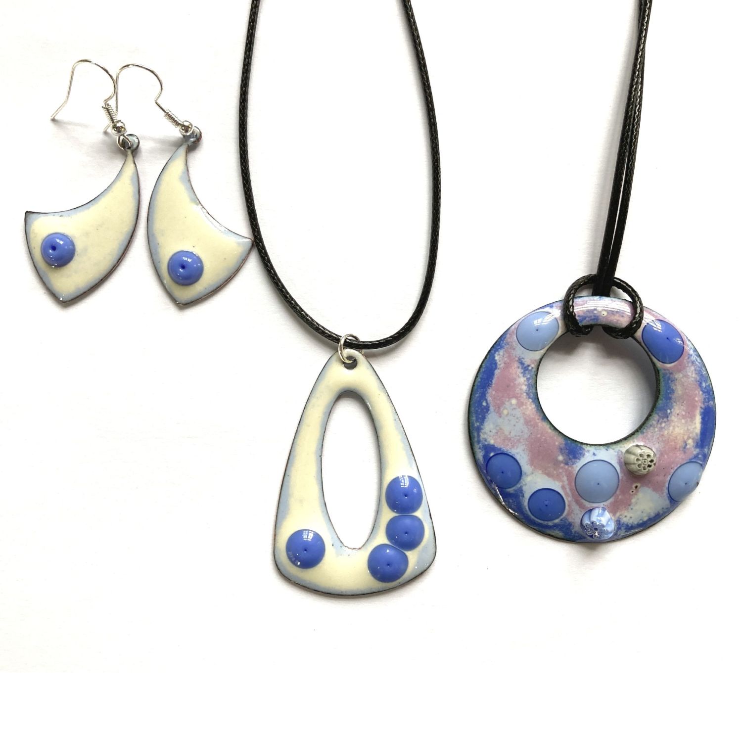 Enamelling Workshop at Three Little Pigs - Learning how to enamel to ...