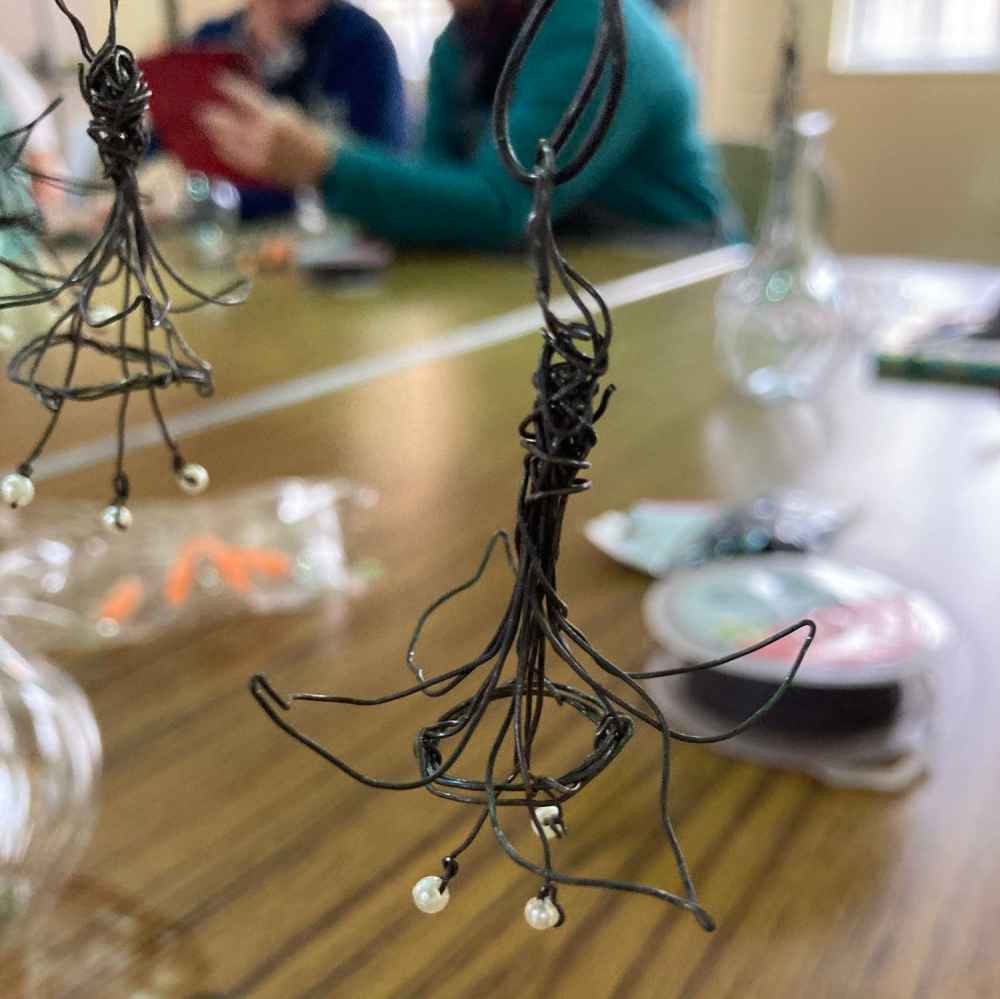 Wire Sculpture Workshop: Flowers at Three Little Pigs - Making a ...
