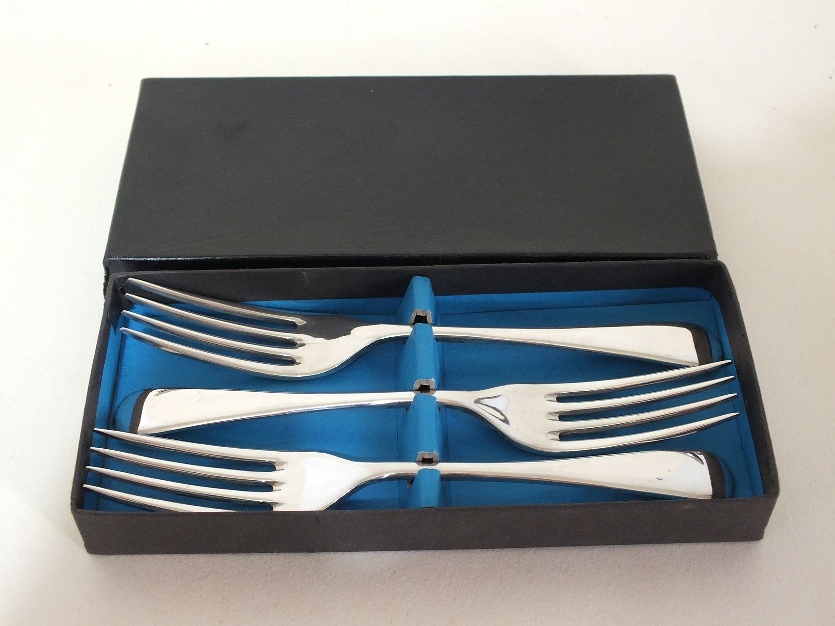 Fish Knives and Forks-Two Place Setting | Tableware | Cutlery