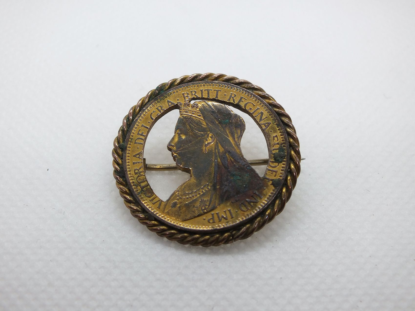 Queen Victoria 1901 Halfpenny Pin Brooch