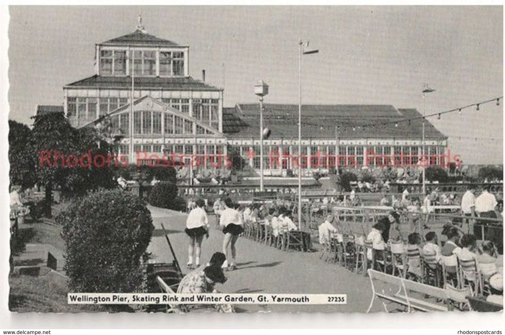 Great Yarmouth Norfolk 1950s Multiview Greetings Postcard