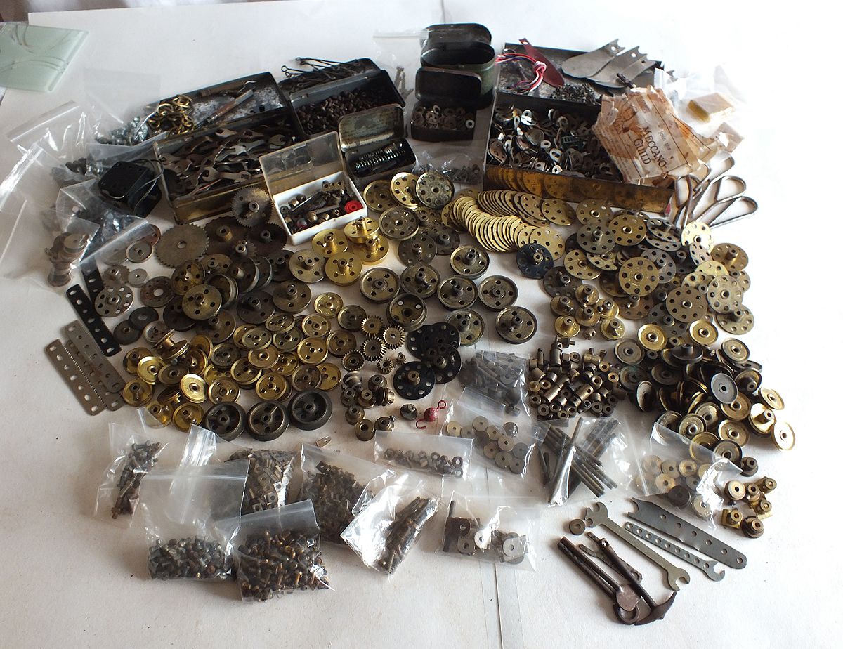 Old Meccano Parts-Pulleys Wheels Tyres | Rhodons Collectables