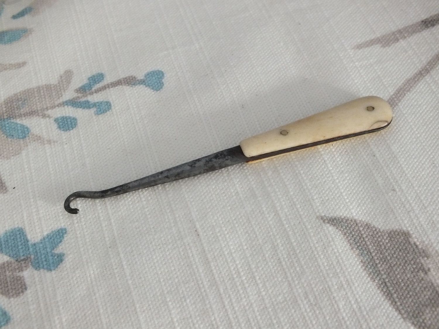 Collectable Antique & Vintage Button Hooks For Shoes,Gloves etc