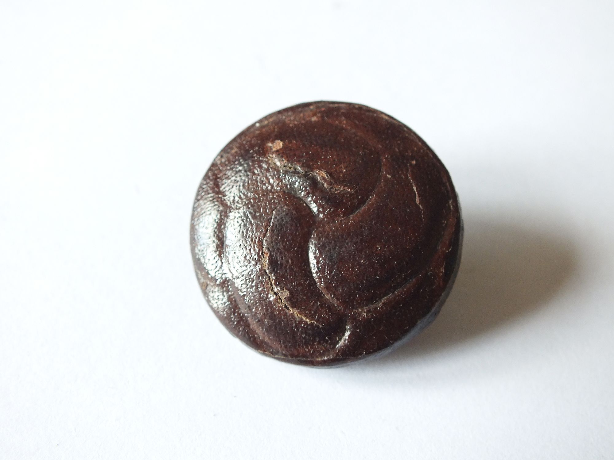 Antique Leather Buttons x5-15mm Diameter-Metal Tunnel Shanks-Circa ...