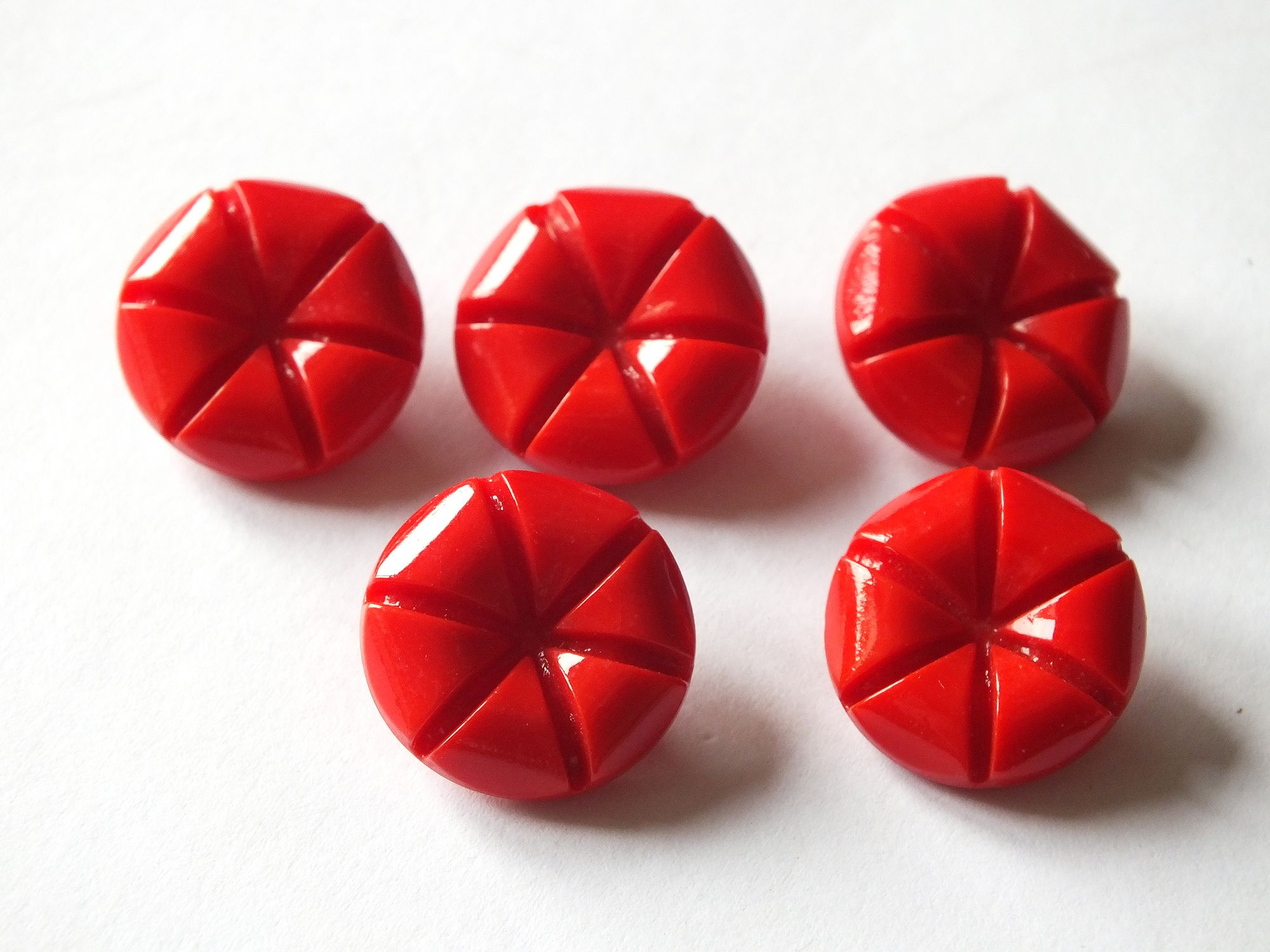 Red Celluloid Buttons x3 - Stylised Flowers - 20mm Diameter - Circa 1940s