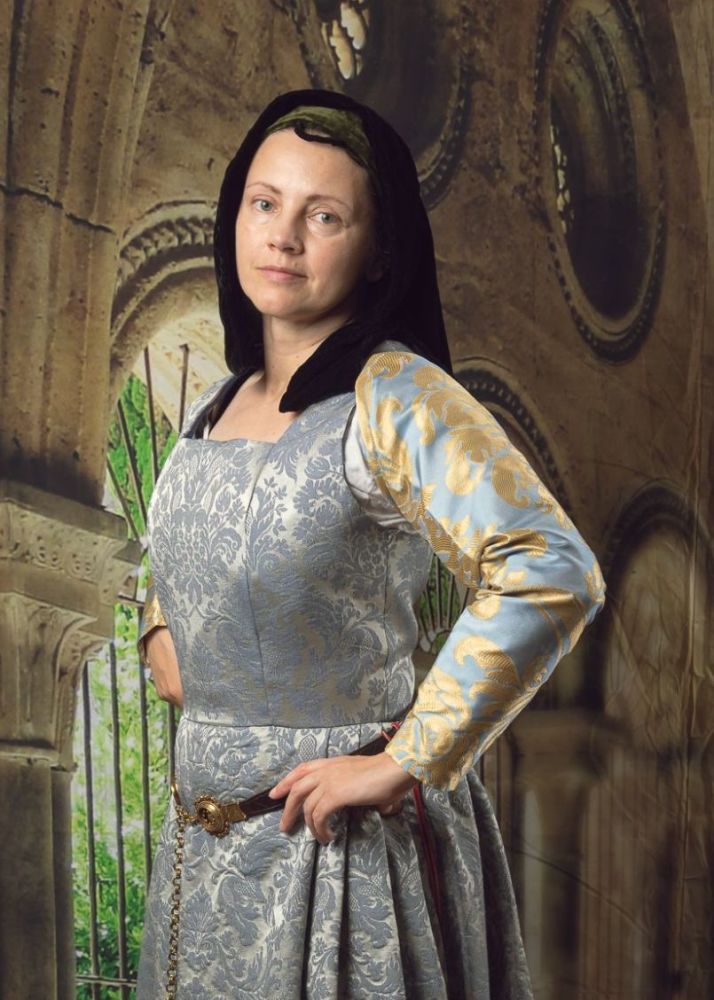 2. Medieval clothing - Shop
