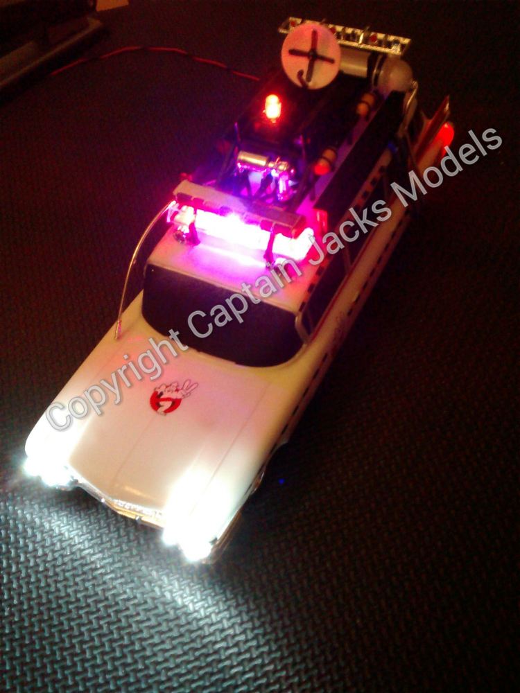 AMT Ghostbusters Ecto-1A