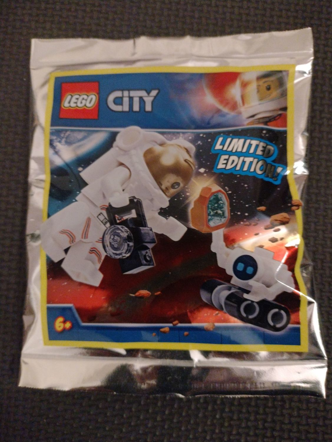 Lego City Limited Edition Minifigure Astronaut Foil Pack Set 951908 ...