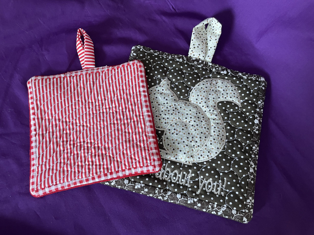 In The Hoop Plain and Squirrel Applique Fabric Pot Holder Digital ...