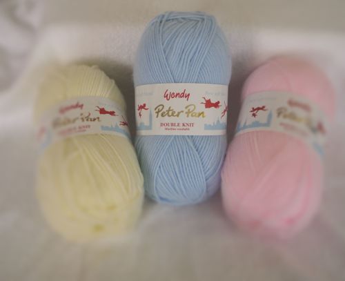 WENDY PETER PAN DOUBLE KNIT A SOFT LUXURIOUS BABY KNITTING YARN
