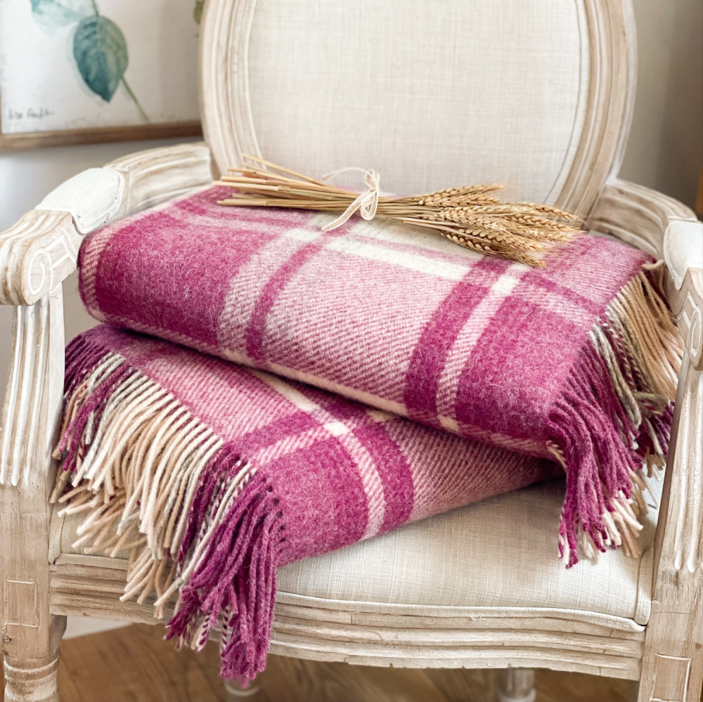 Home [www.thecharminghomestore.com]