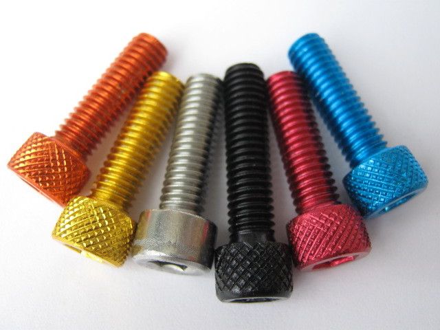 FUEL CAP BOLT KIT FOR SUZUKI GSXR 600, IN STAINLESS STEEL AND ANODISED ...