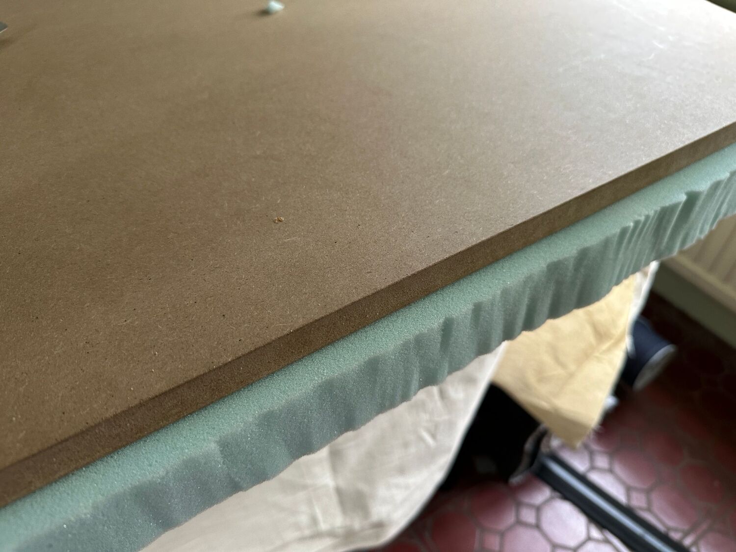 HOW TO MAKE A PIPED FABRIC HEADBOARD