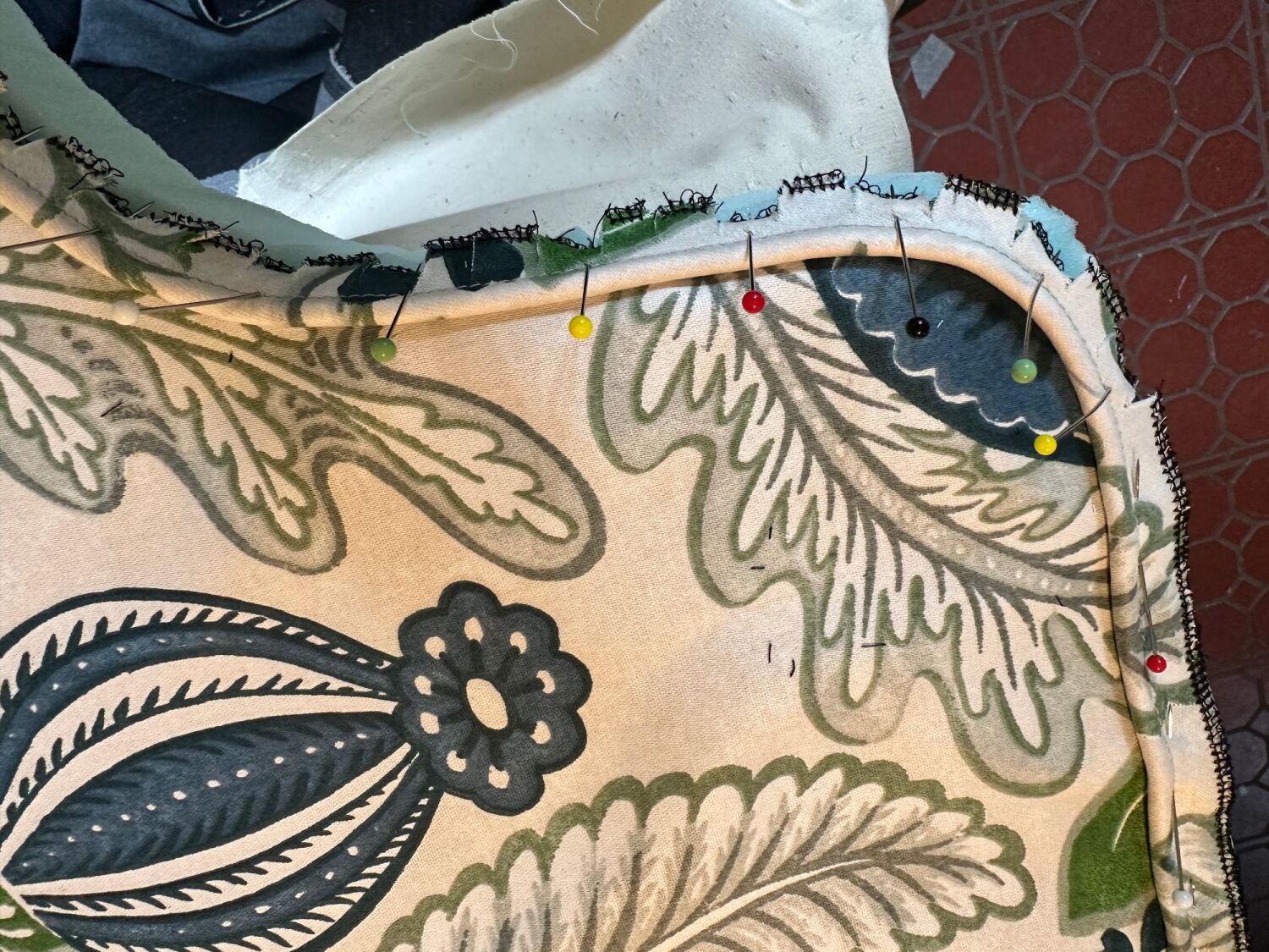 HOW TO MAKE A PIPED FABRIC HEADBOARD