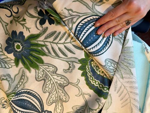 HOW TO MAKE A PIPED FABRIC HEADBOARD