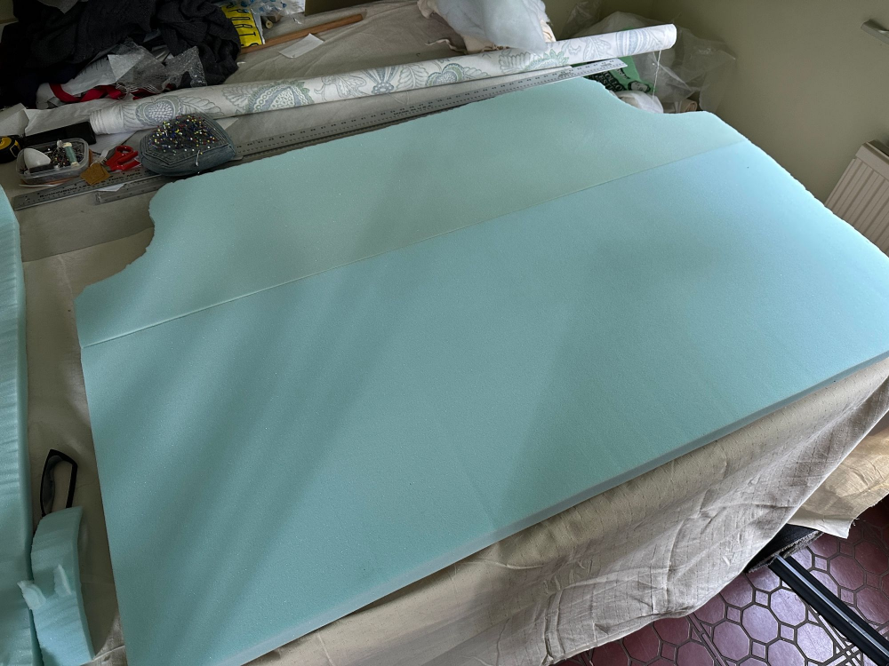 HOW TO MAKE A PIPED FABRIC HEADBOARD