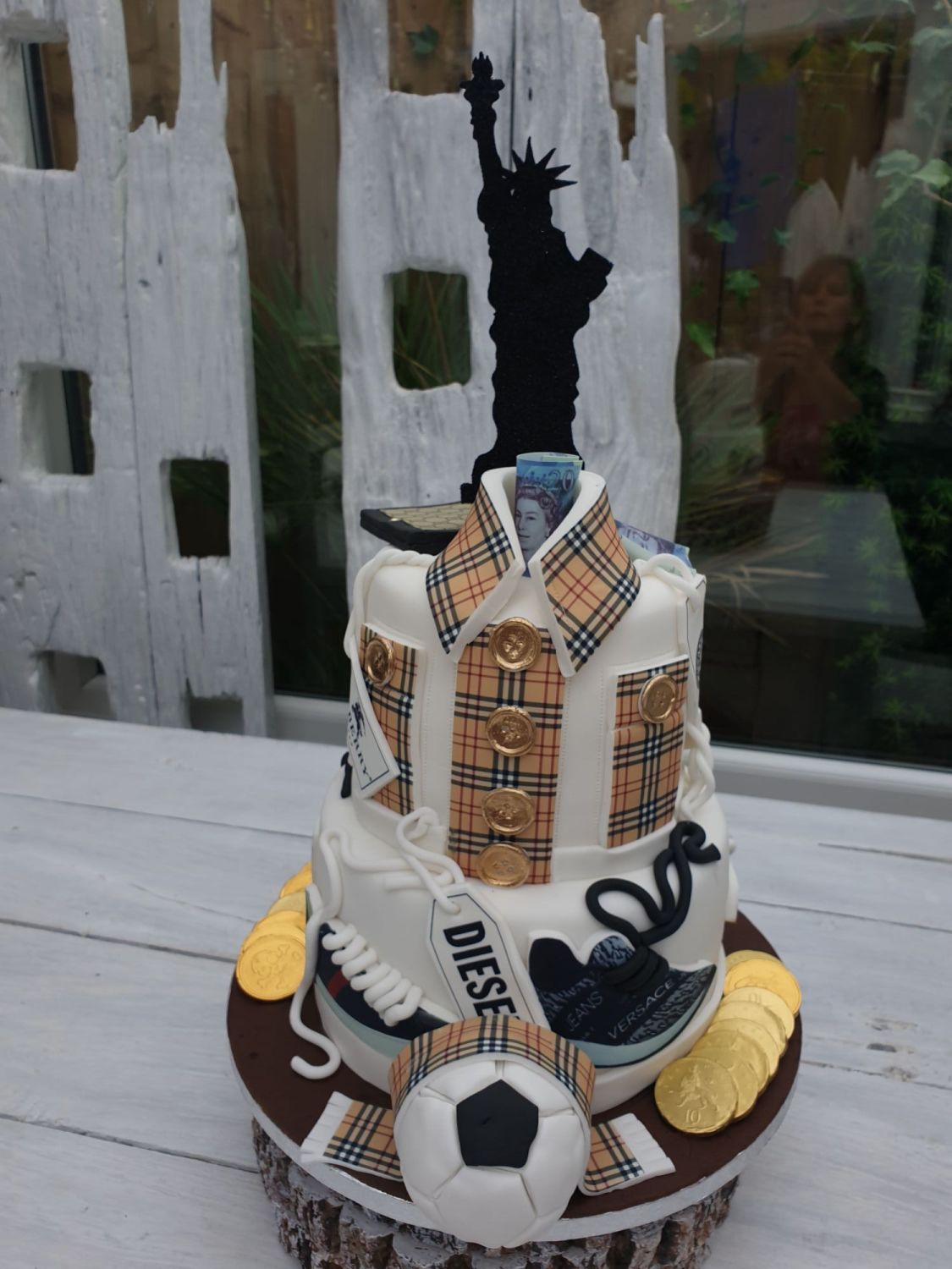 Novelty Uniforms & Clothing Cakes