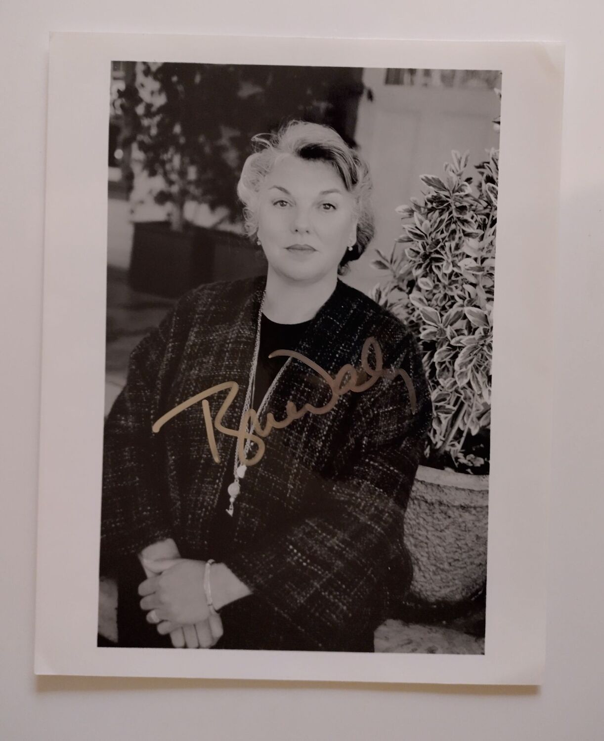 Tyne Daly autograph (hand-signed photograph)