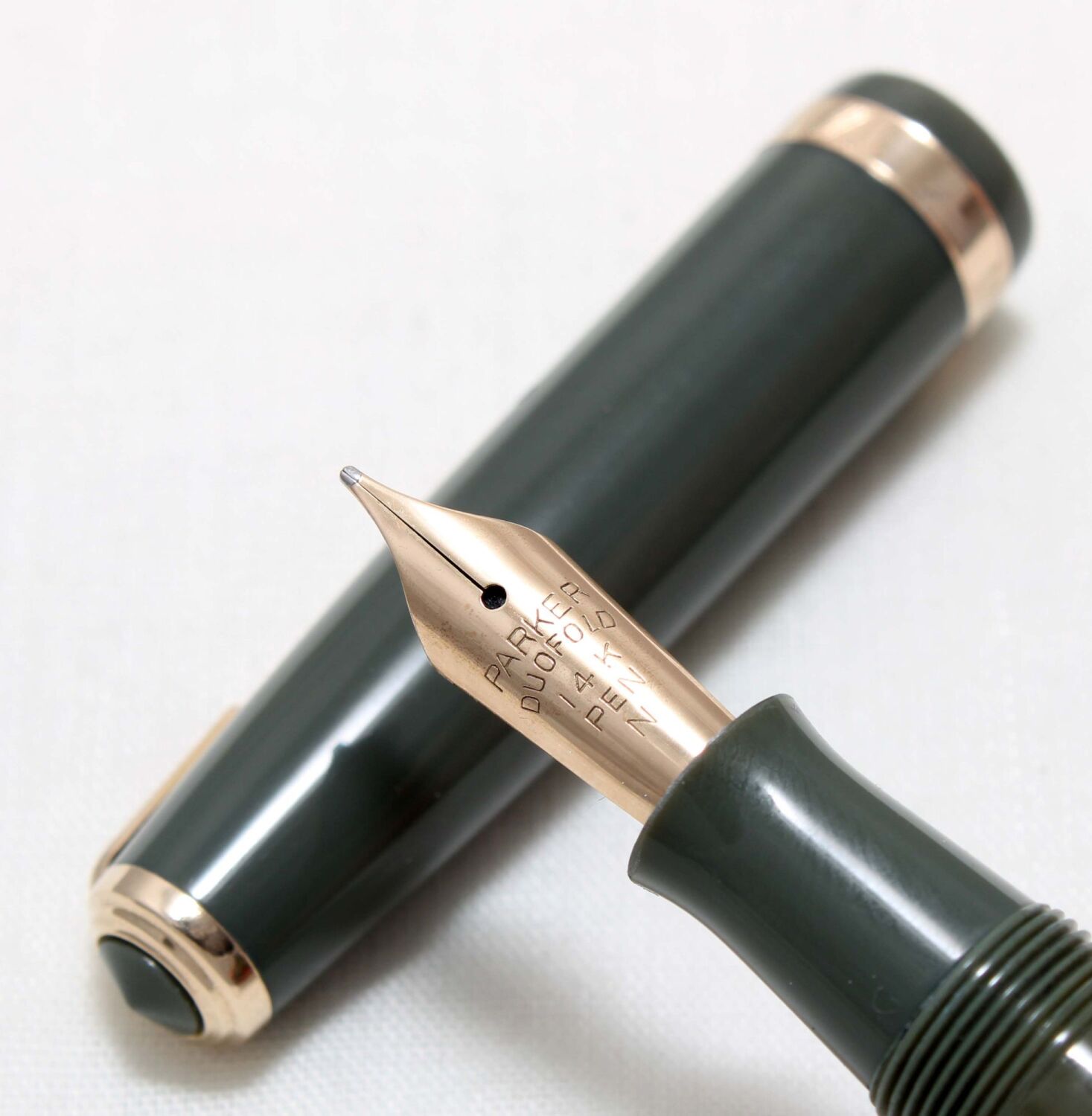 4570 Parker Duofold AF Button Filler in Grey. Medium FIVE STAR Nib.