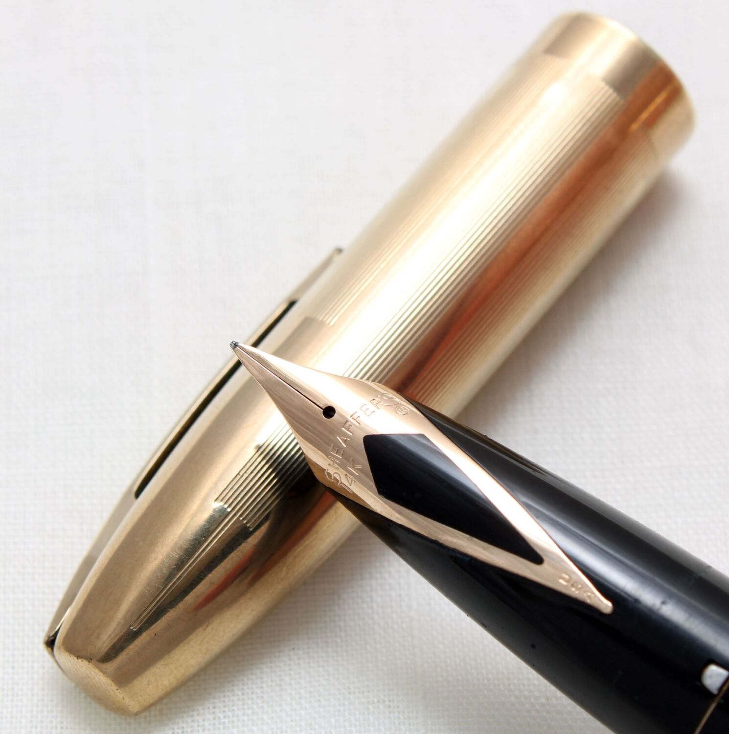 4739 Sheaffer PFM V Fountain Pen in Black with a rolled gold cap. Fine ...