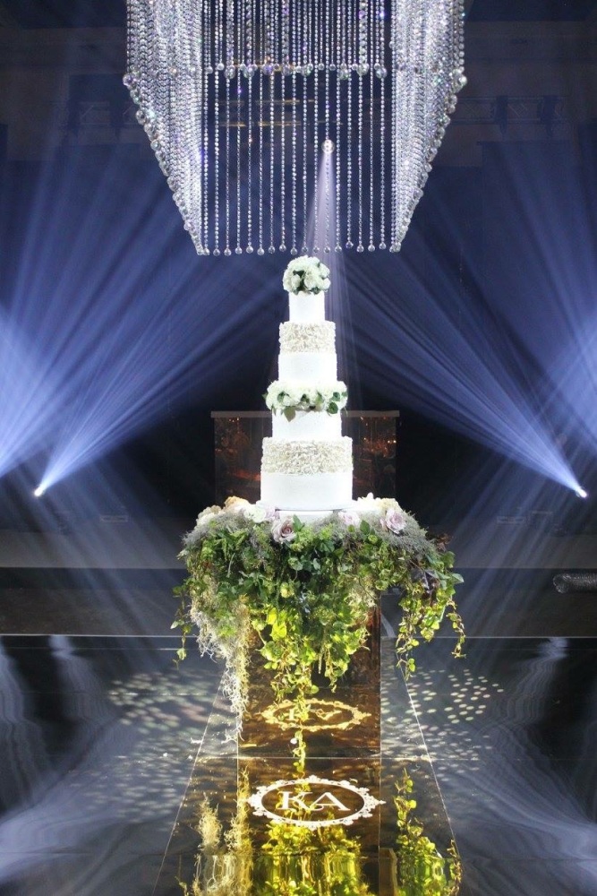 Acrylic Cake Table | Wedding Reception Decorations