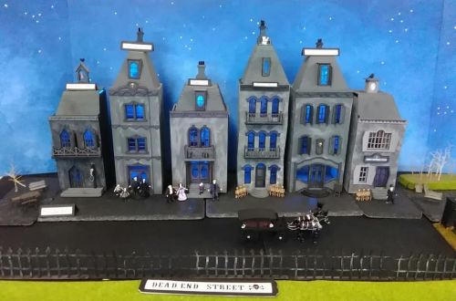 Ann and Lorraine 1/48th Cobblestone Snicket