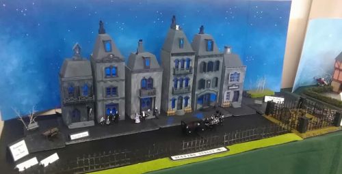 Ann and Lorraine 1/48th Cobblestone Snicket