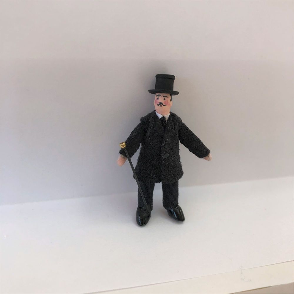 Ann and Lorraine 1/48th Cobblestone Snicket