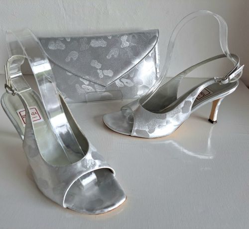 Ladies shoes and matching bags size 4.5